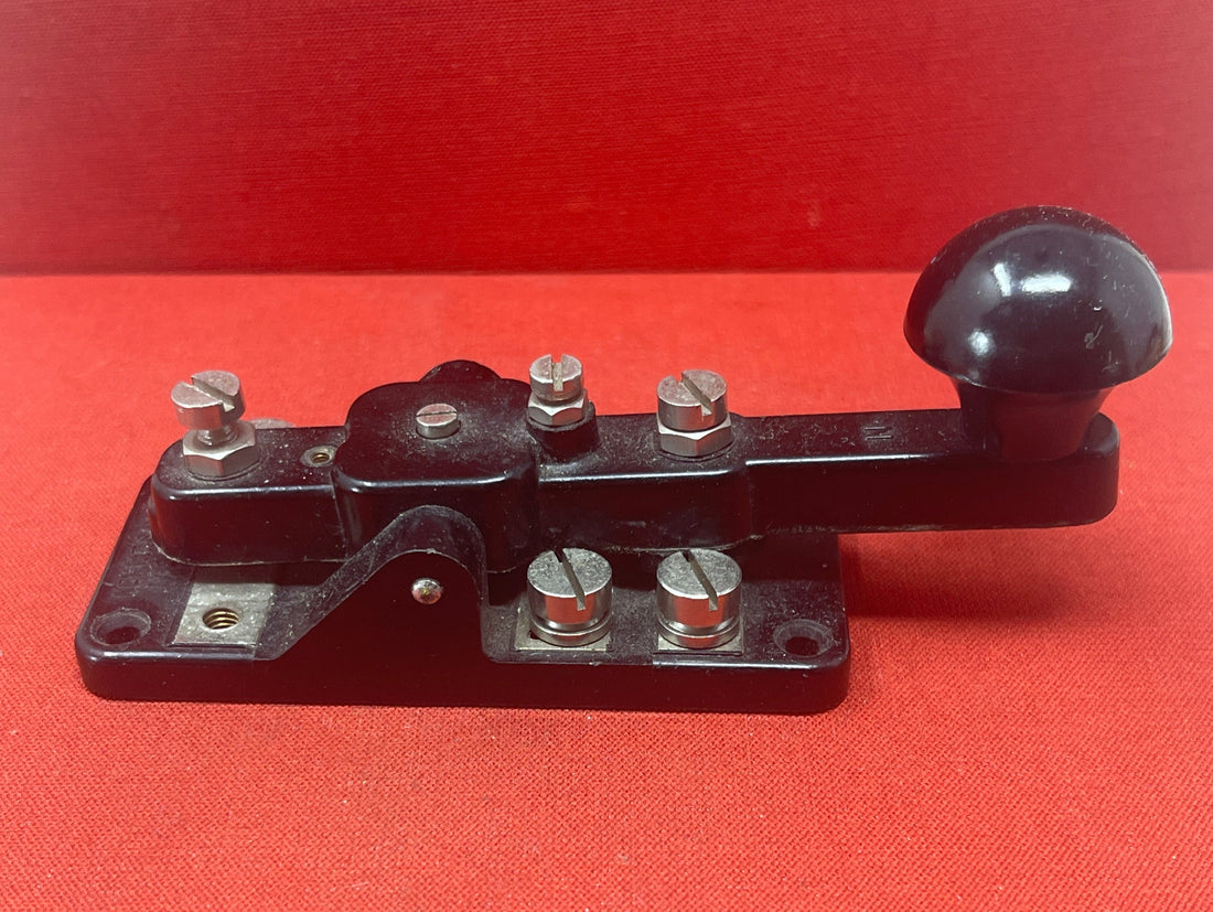 Open media 1 in modal